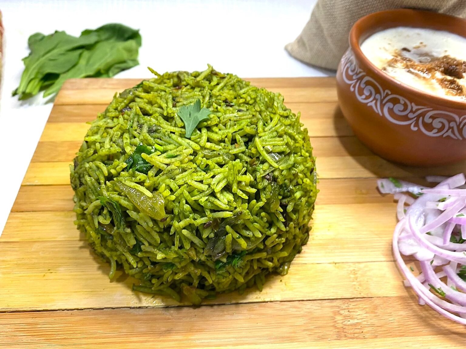 7-Step Guide to Cooking Spinach Rice with Garlic - Udupi Restaurant